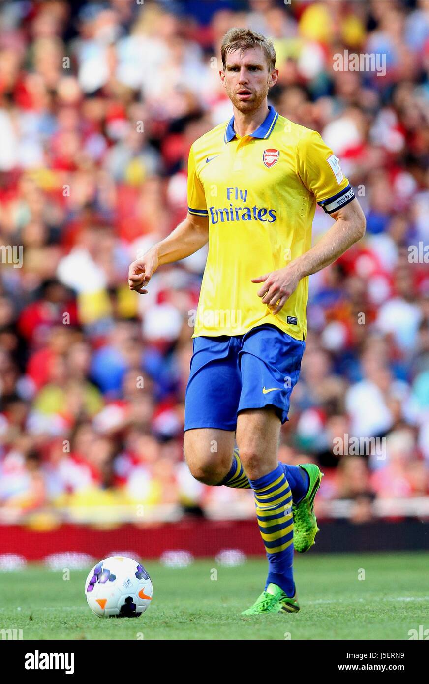 Per mertesacker hi-res stock photography and images - Alamy