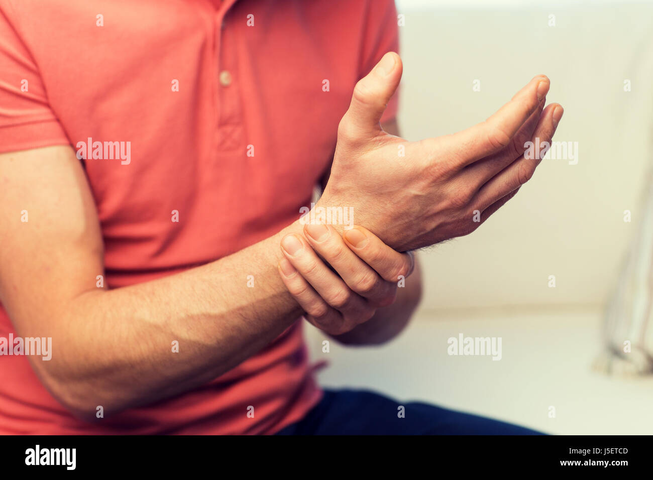 Hand injury young man hi-res stock photography and images - Alamy