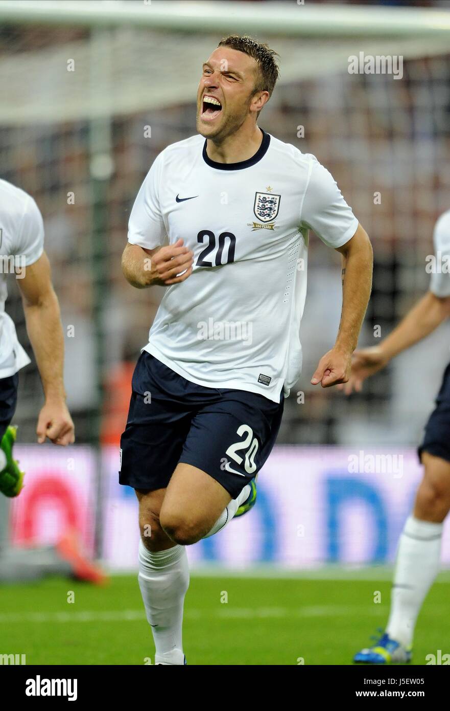 RICKIE LAMBERT CELEBRATES GOAL ENGLAND V SCOTLAND WEMBLEY LONDON ...