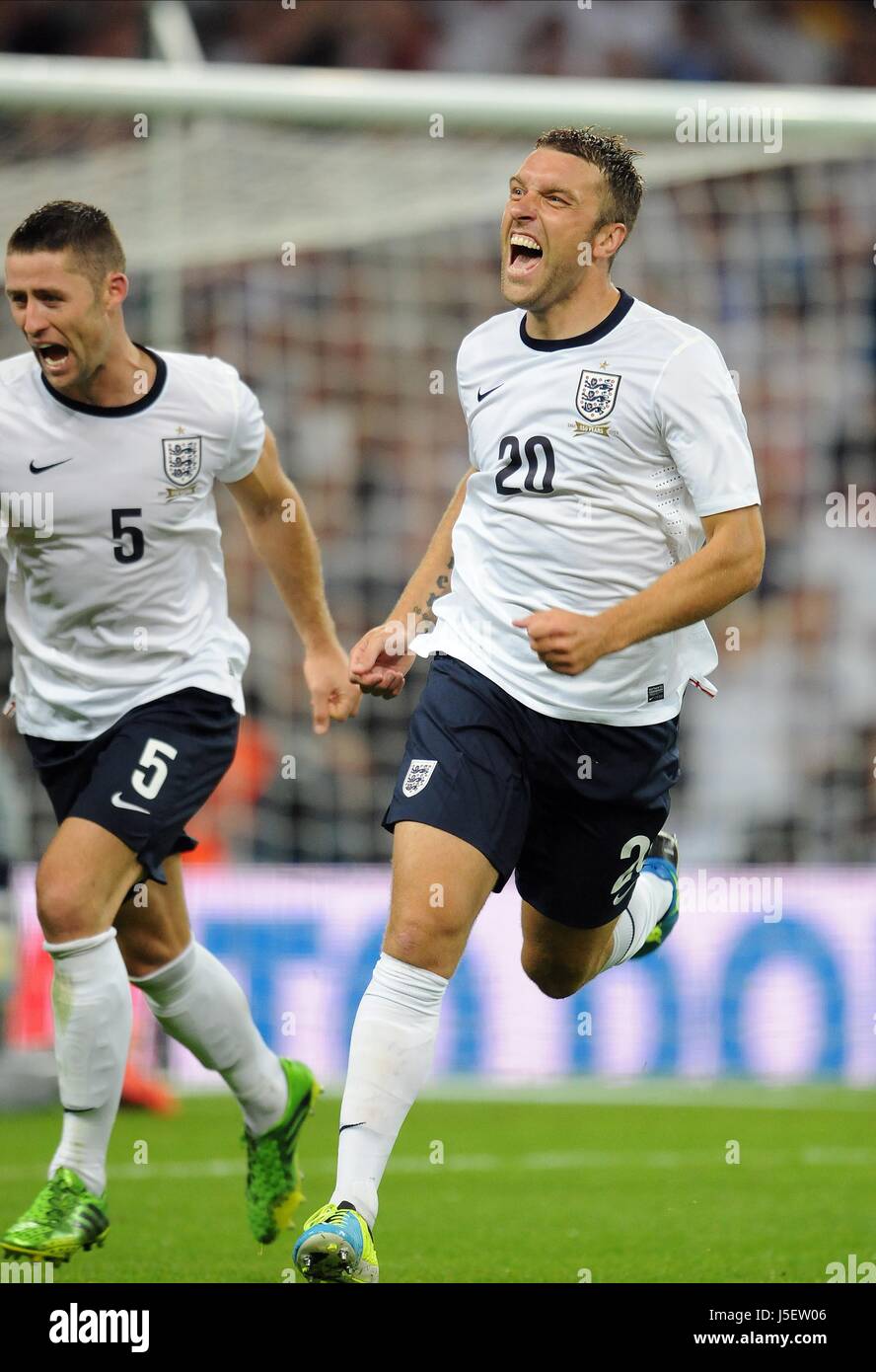 RICKIE LAMBERT CELEBRATES GOAL ENGLAND V SCOTLAND WEMBLEY LONDON ...
