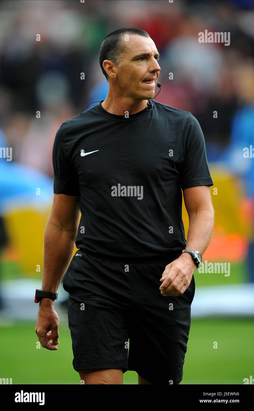NEIL SWARBRICK PREMIERSHIP REFEREE PREMIERSHIP REFEREE STADIUM OF LIGHT ...