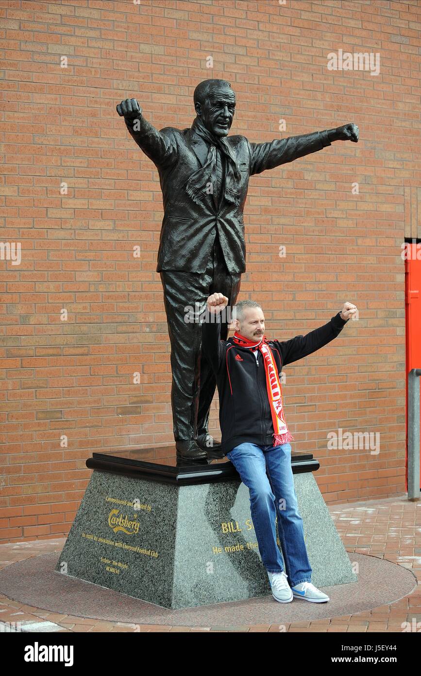 Bill shankly statue hi-res stock photography and images - Alamy