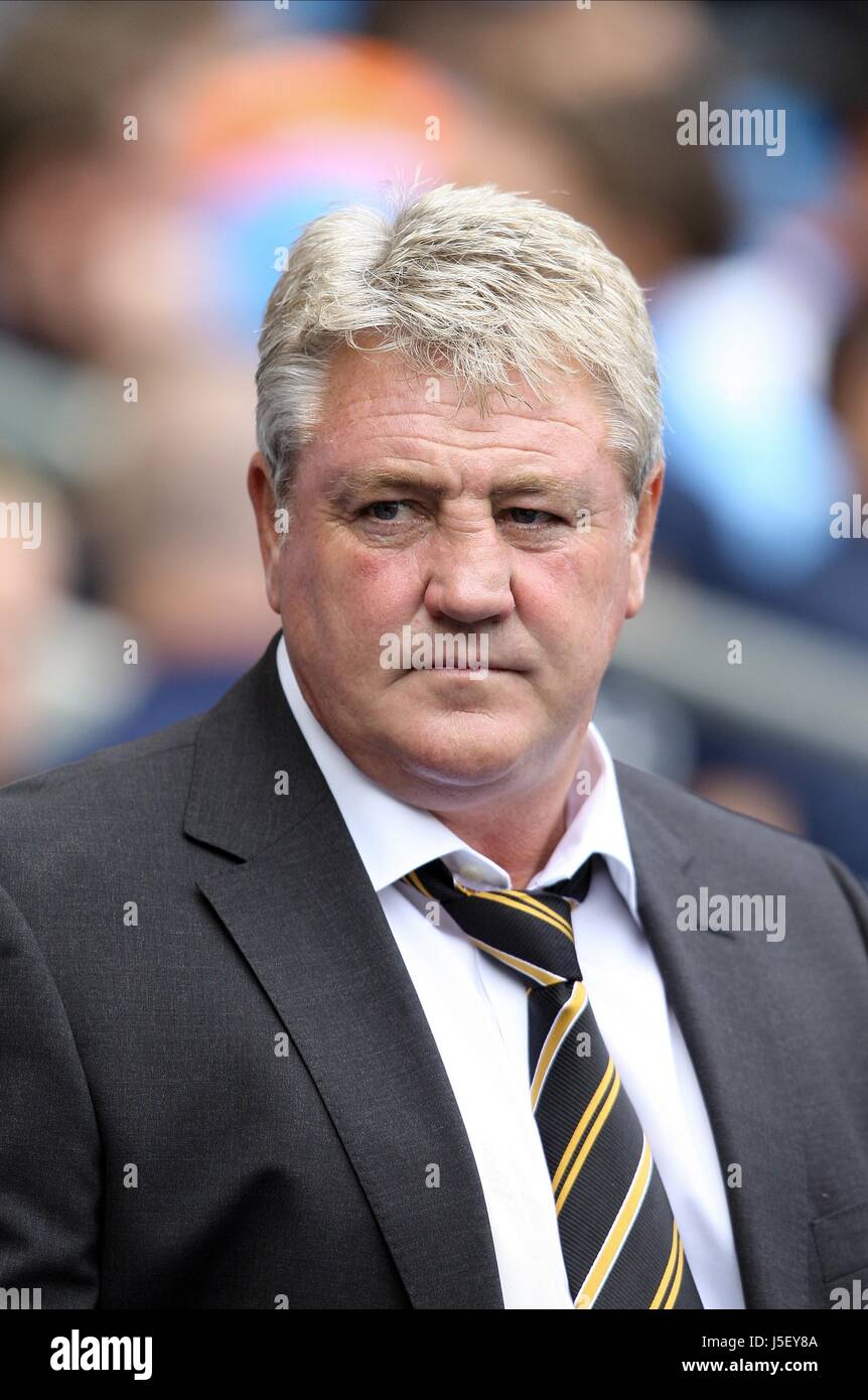 STEVE BRUCE HULL CITY FC MANAGER HULL CITY FC MANAGER ETIHAD STADIUM ...