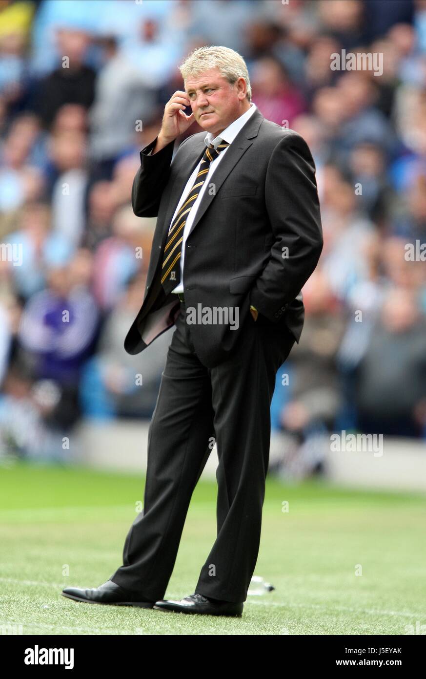 STEVE BRUCE HULL CITY FC MANAGER HULL CITY FC MANAGER ETIHAD STADIUM ...