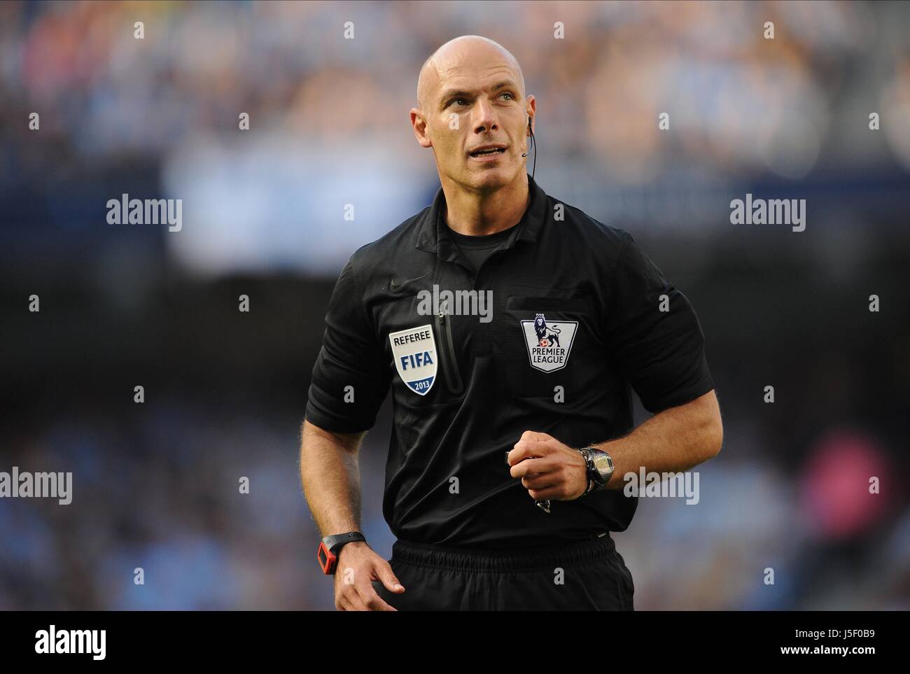 HOWARD WEBB FIFA REFEREE FIFA REFEREE ETIHAD STADIUM MANCHESTER ENGLAND ...