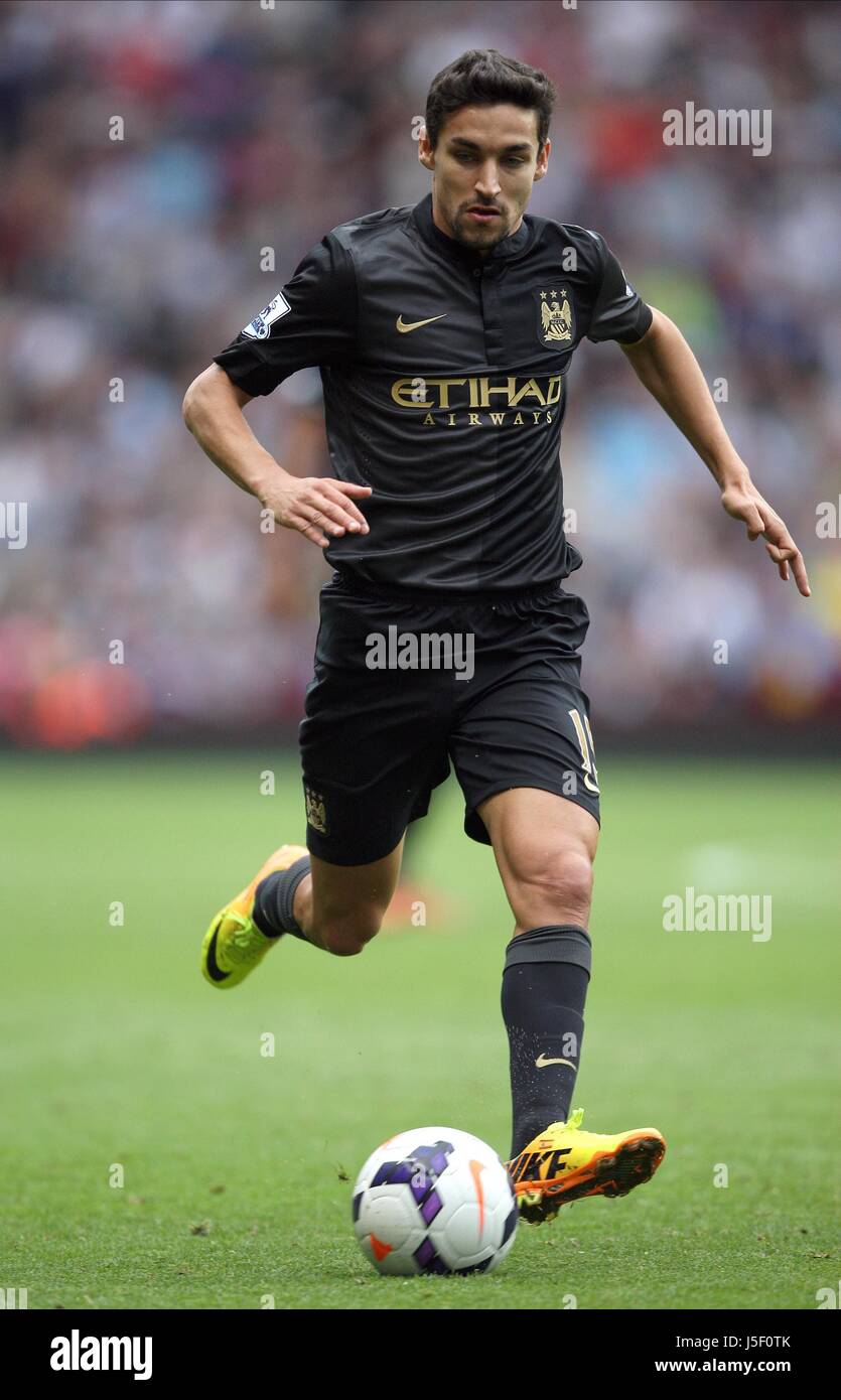 JESUS NAVAS MANCHESTER CITY FC MANCHESTER CITY FC VILLA PARK BIRMINGHAM ...