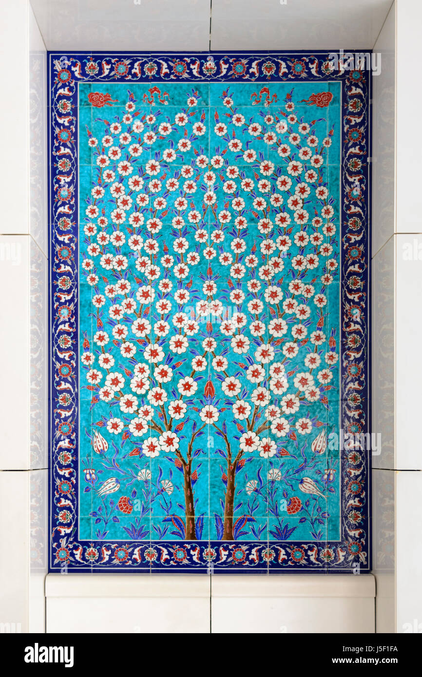 Decorative wall panel inside Sheikh Zayed Grand Mosque, Abu Dhabi ...