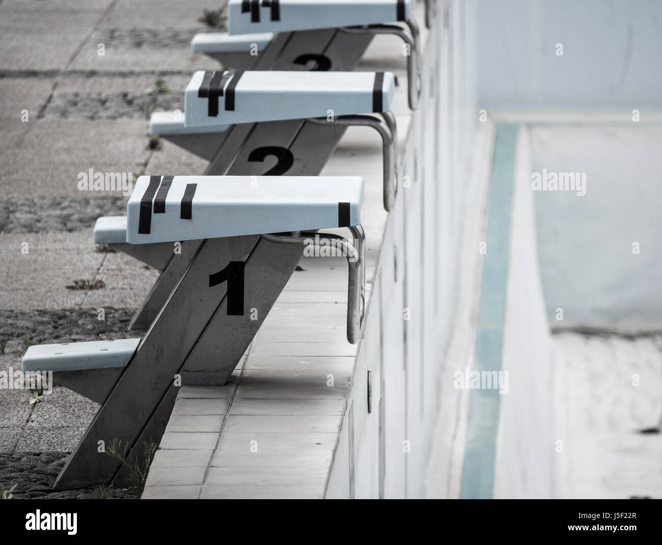 Starting block swimming pool hi-res stock photography and images - Alamy