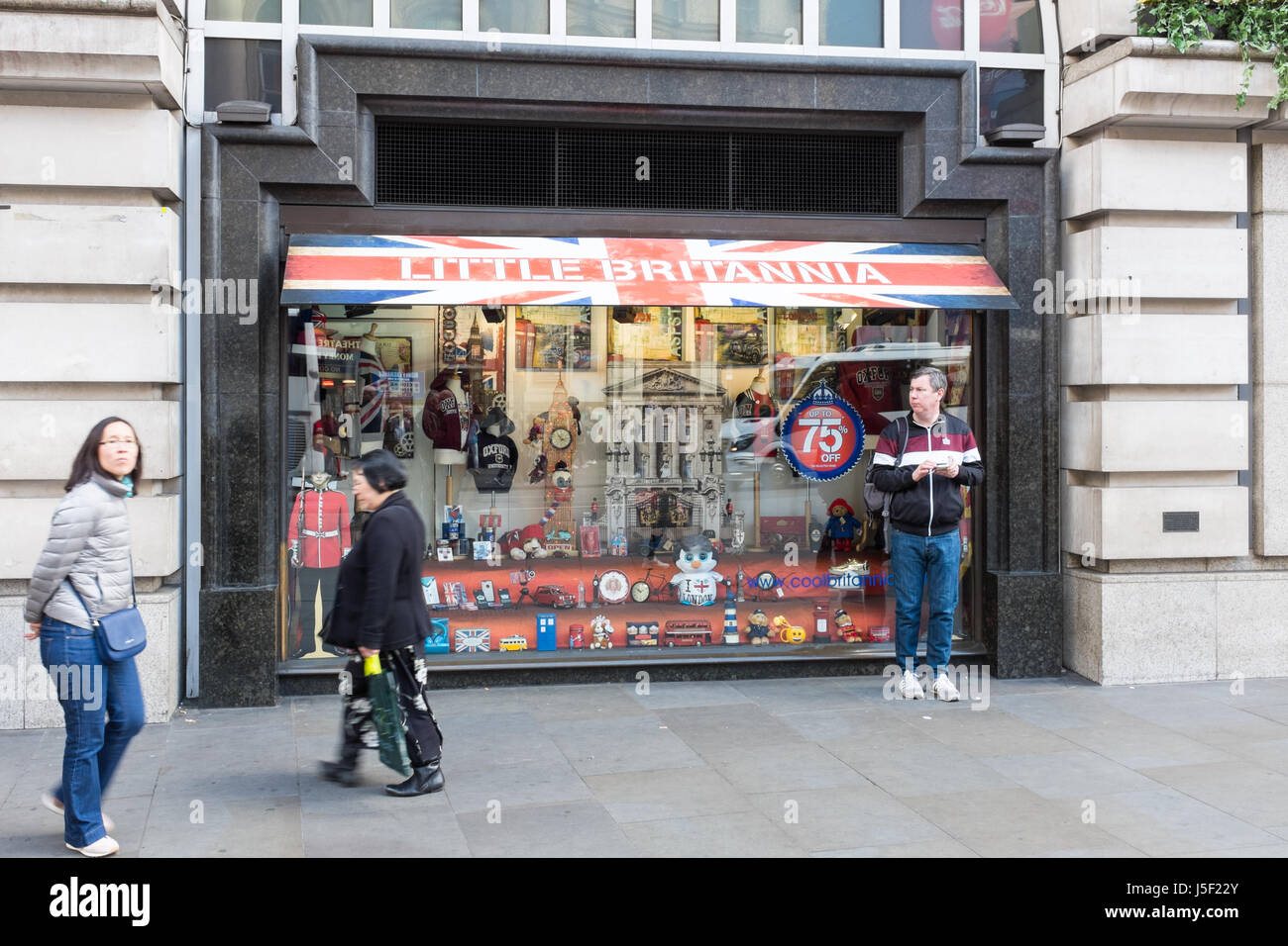 Strand shop hi-res stock photography and images - Alamy