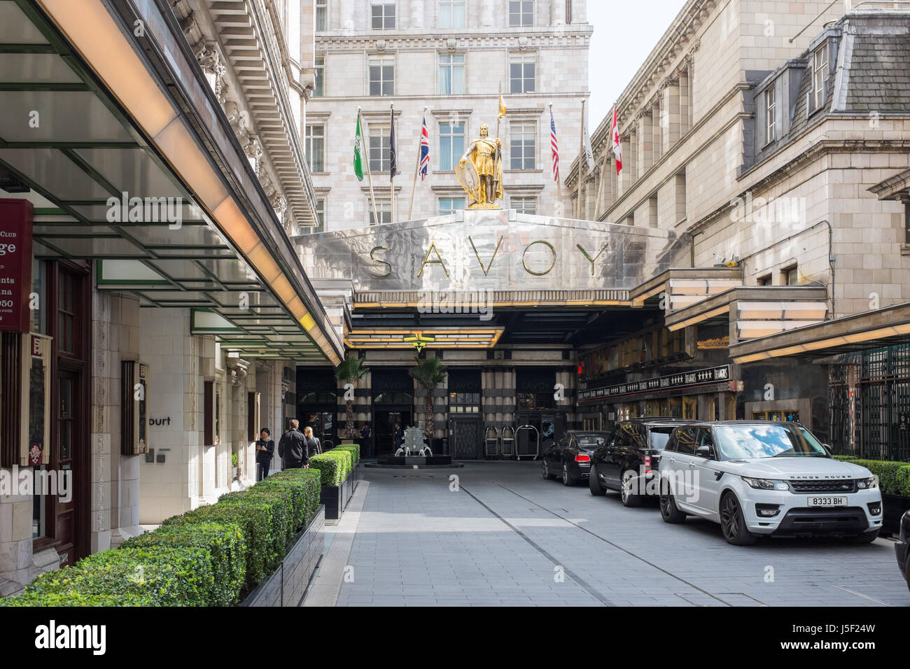 At londons savoy hotel hi-res stock photography and images - Alamy
