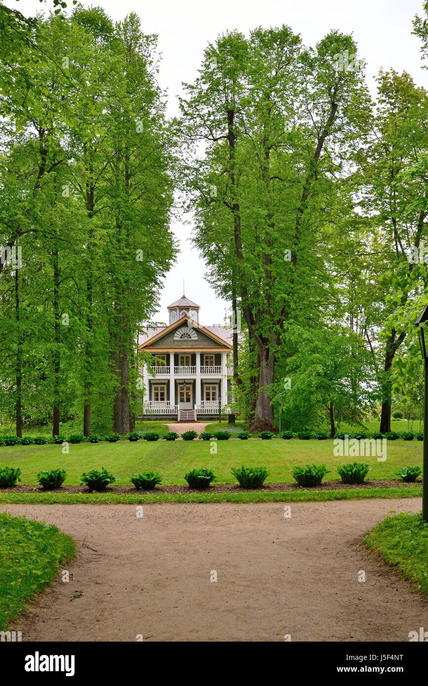 The Park and Avenue in the estate, the house-Museum of Peter Abramovich ...