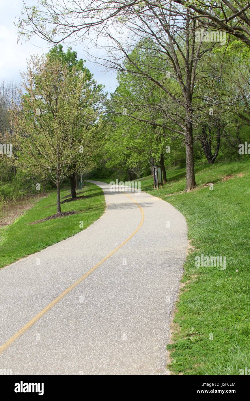 Walking the walkways and trails of the park Stock Photo - Alamy