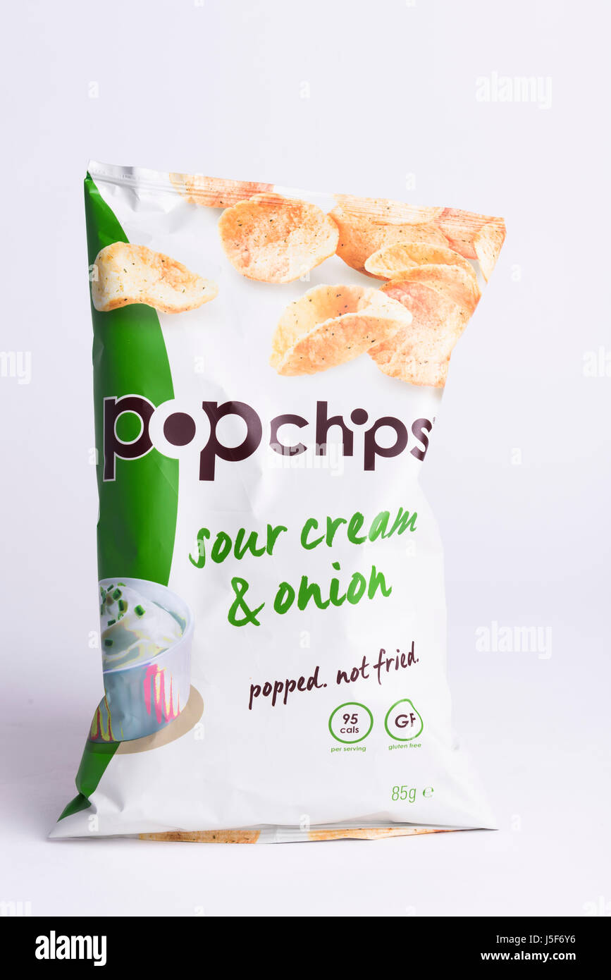 Pop chips hi-res stock photography and images - Alamy