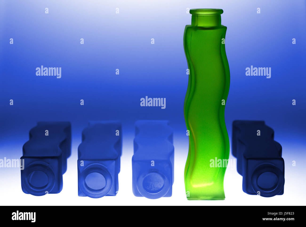 Tinted windows hi-res stock photography and images - Alamy