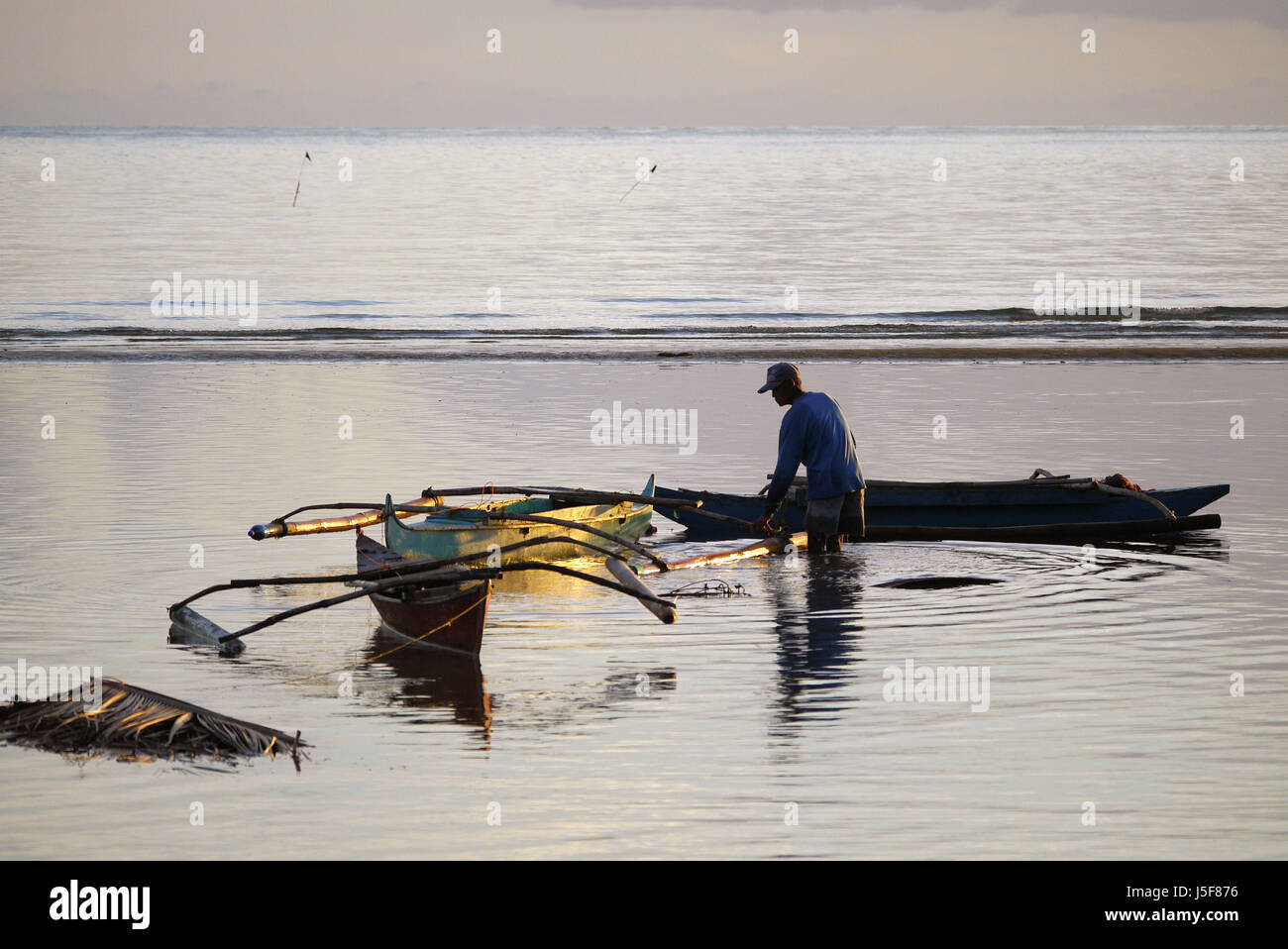 Philippines fisherman hi-res stock photography and images - Alamy