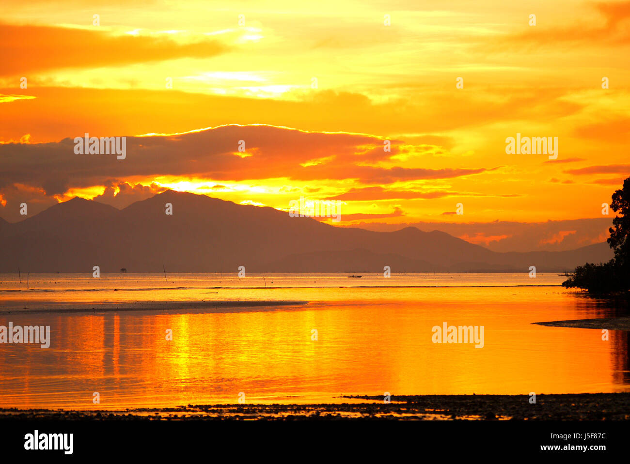 Palawan sunset hi-res stock photography and images - Alamy
