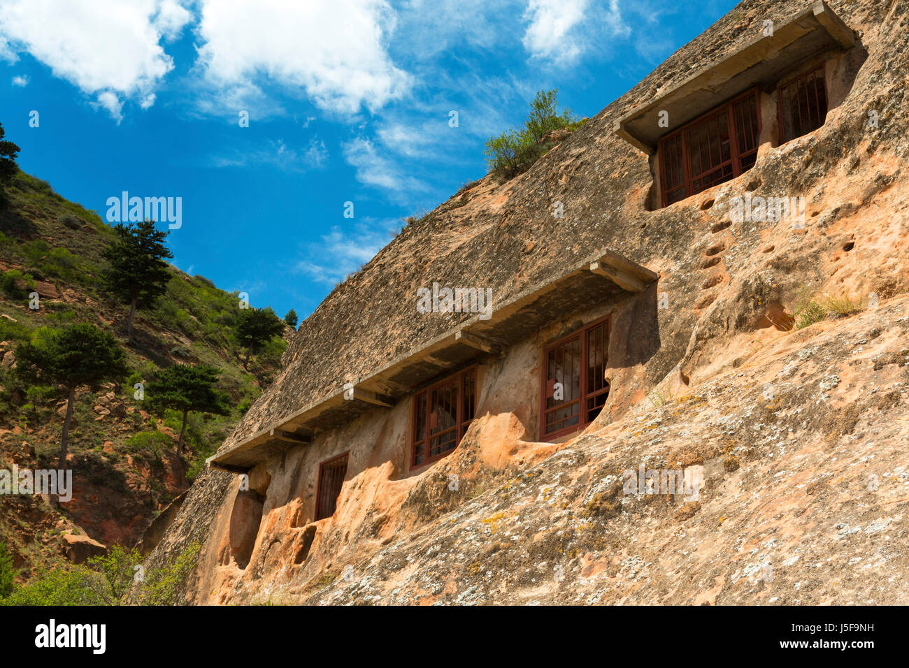 Mount sumeru grottoes guyuan ningxia hi-res stock photography and ...