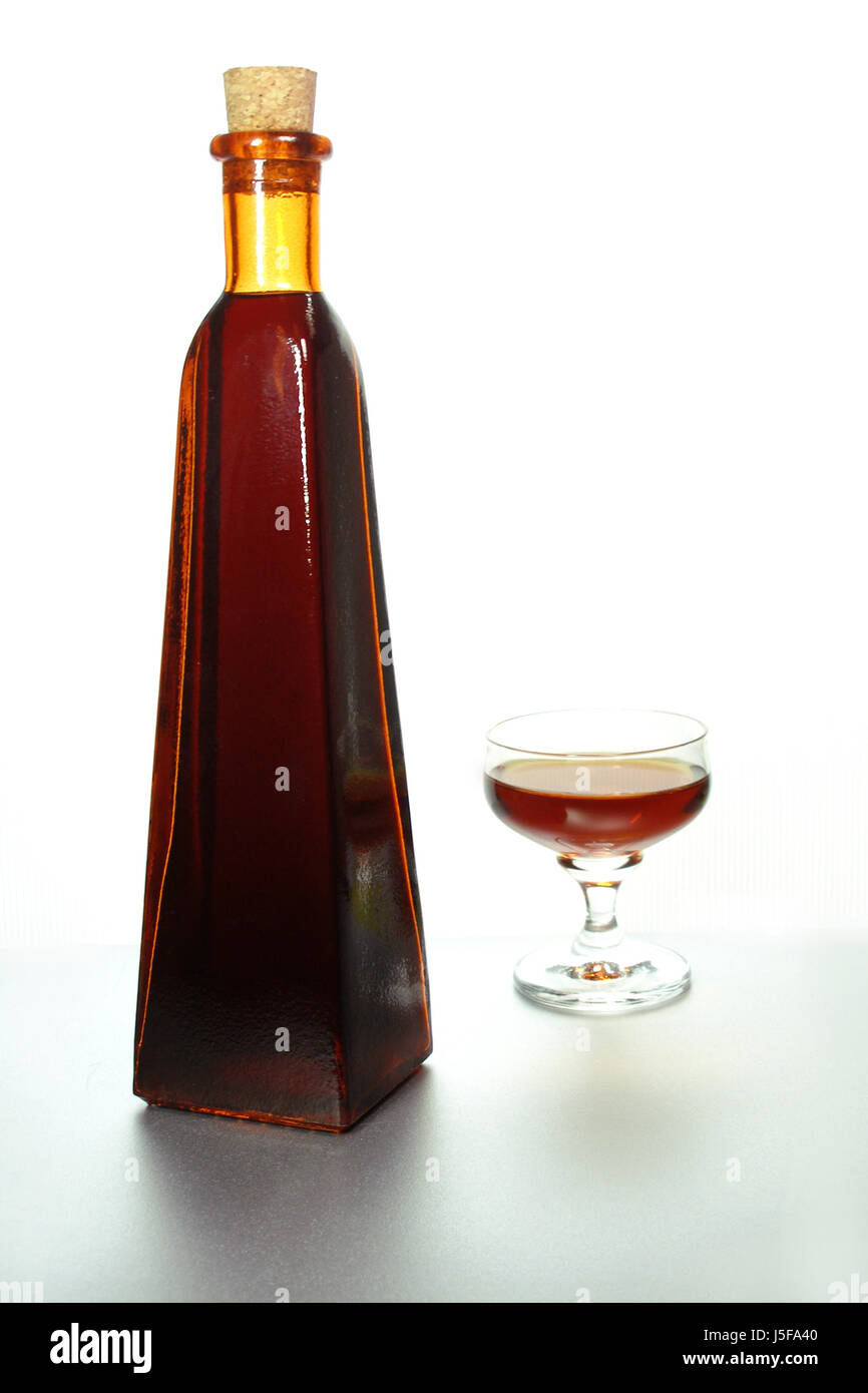 alcohol mirroring bottle shape noble cork ethanol dyer staint pigment ...