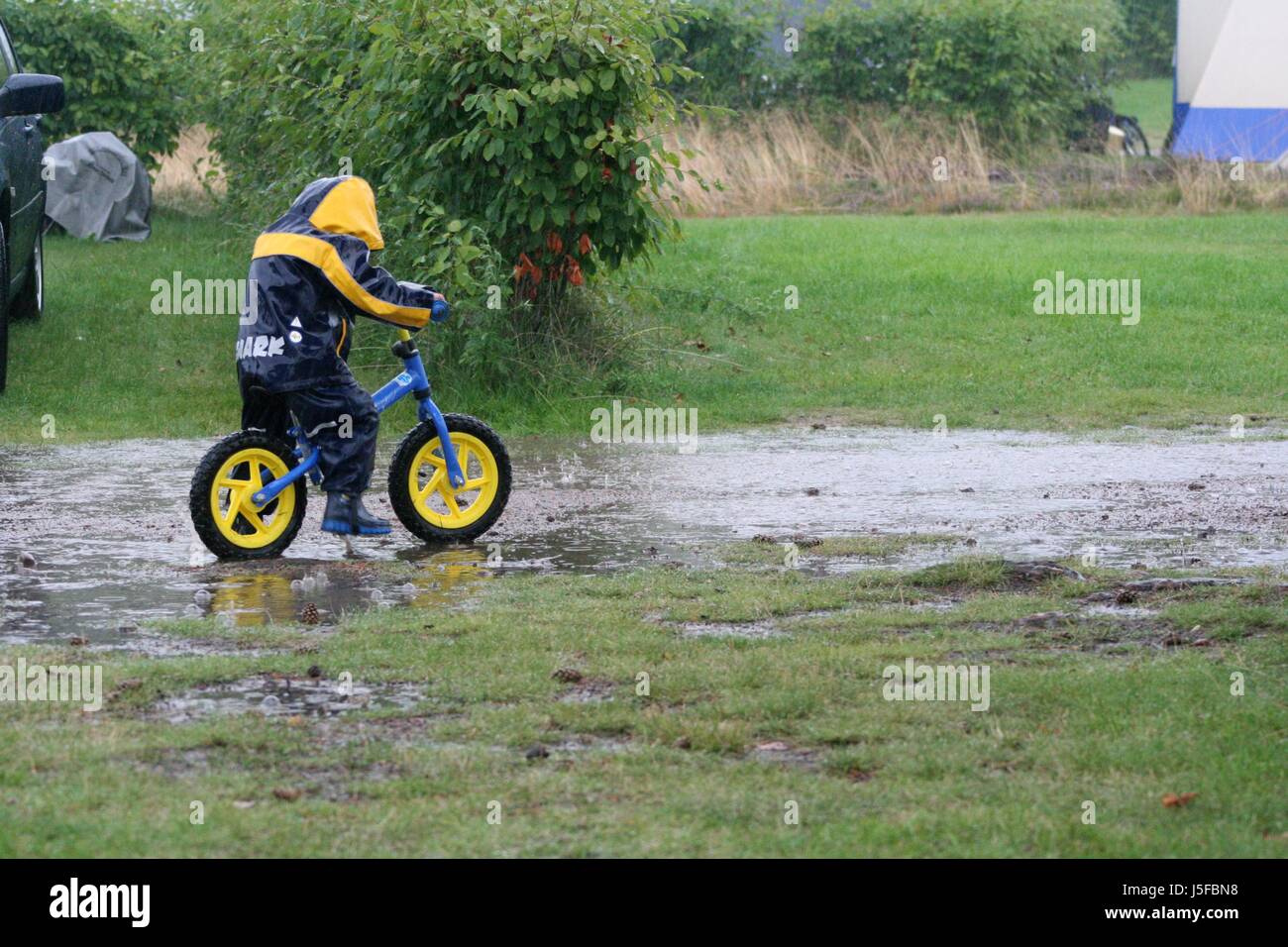 game tournament play playing plays played wheel green puddle mud bogie ...