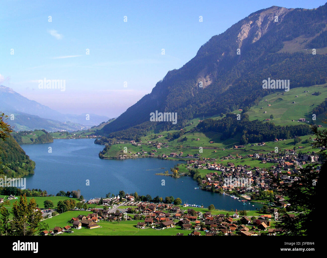 Lungernsee lake switzerland obwalden village hi-res stock photography ...