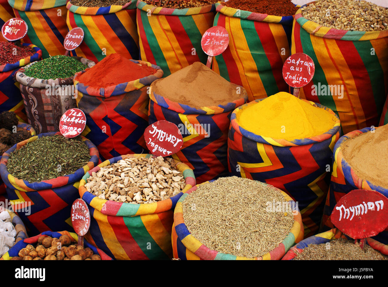 salt pepper tea spice paprika peppers spices ginger saffron thyme curry ...