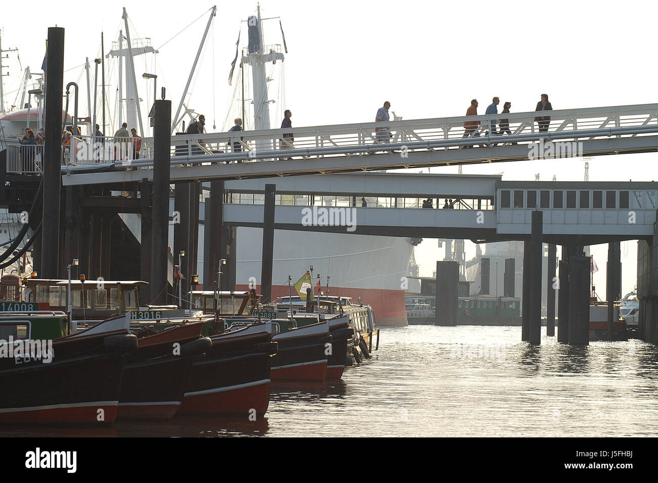 traffic transportation ships sailing boat sailboat rowing boat boat ...