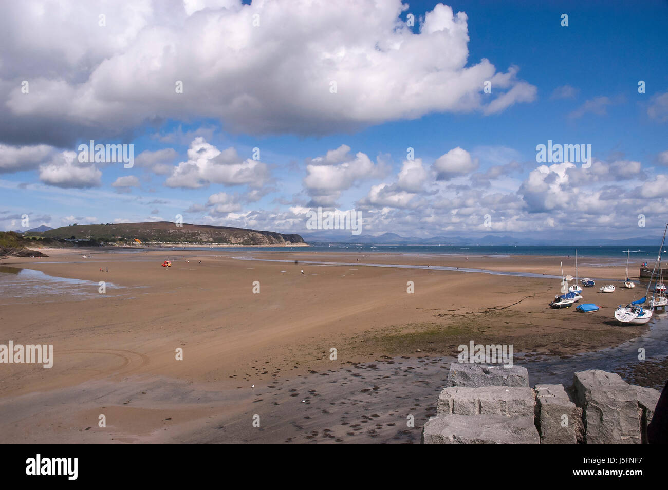 Abersoch beach hi-res stock photography and images - Alamy