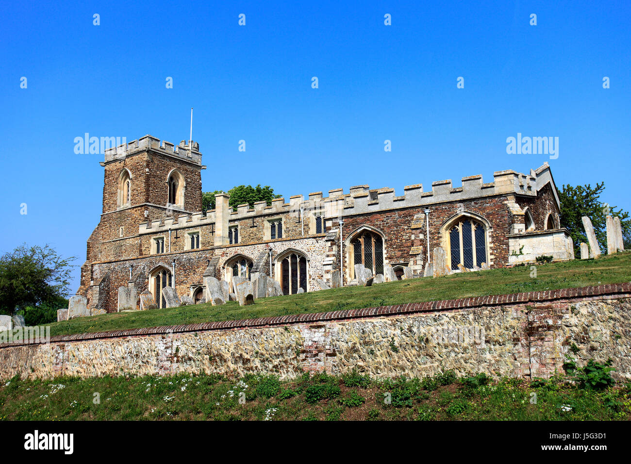 Summer veiw of St Marys church, Potton village, Bedfordshire, England ...