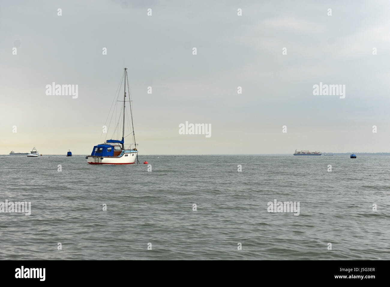 Fishing boat southend england hi-res stock photography and images - Alamy