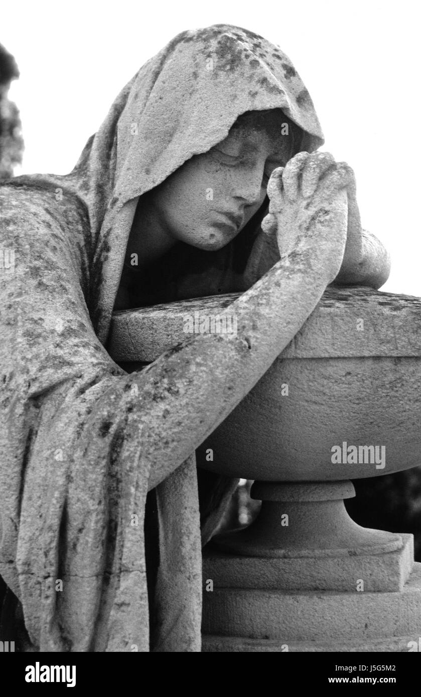 Statue sad woman Black and White Stock Photos & Images - Alamy