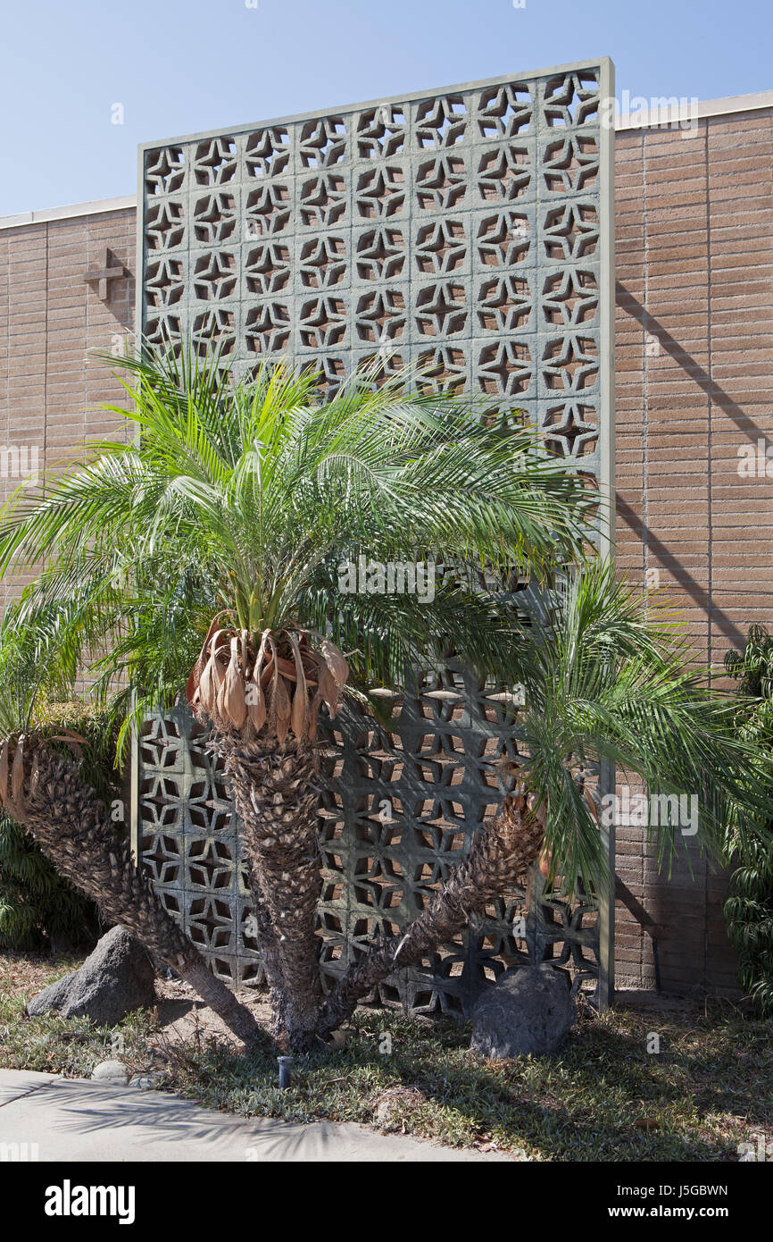 Concrete screen hi-res stock photography and images - Alamy