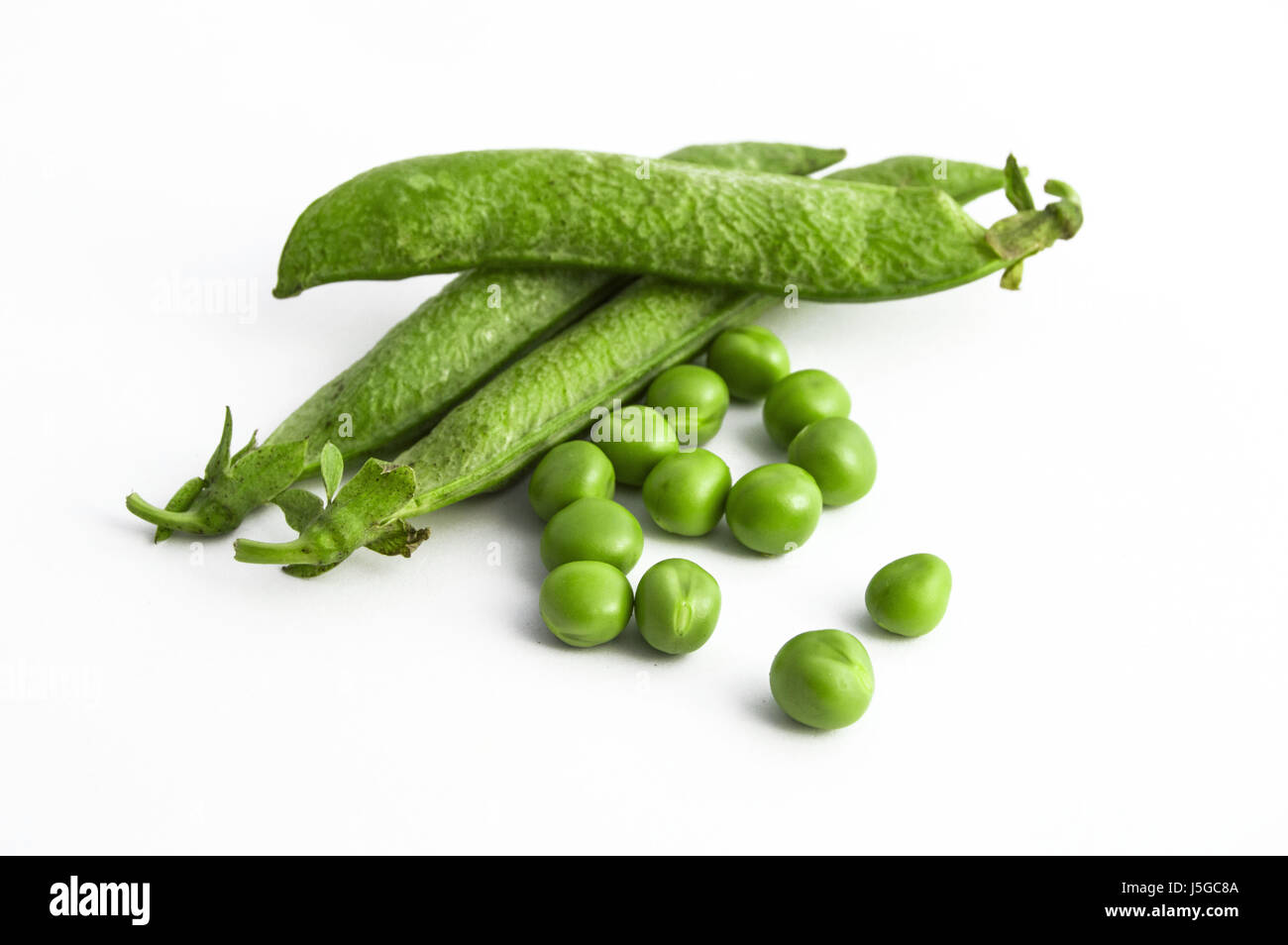 Pictures of peas and pea grains with white background on peas back to ...