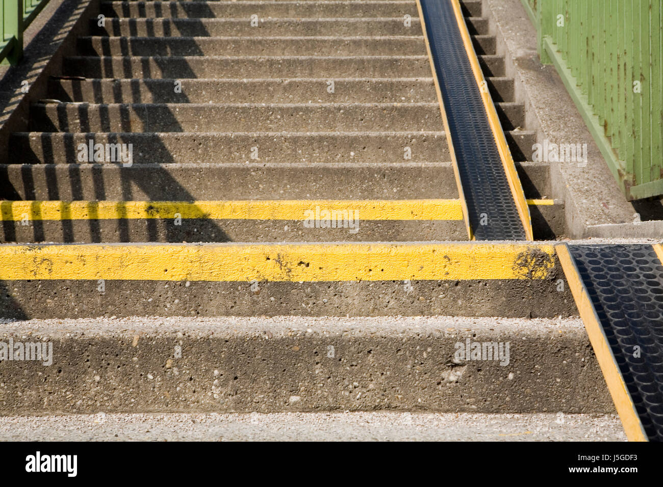 Uphill ramp hi-res stock photography and images - Alamy