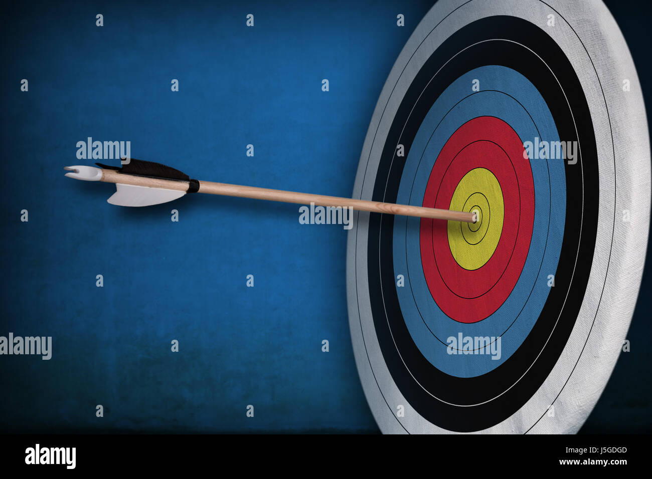 Arc arcs aim unerring arrow hi-res stock photography and images - Alamy