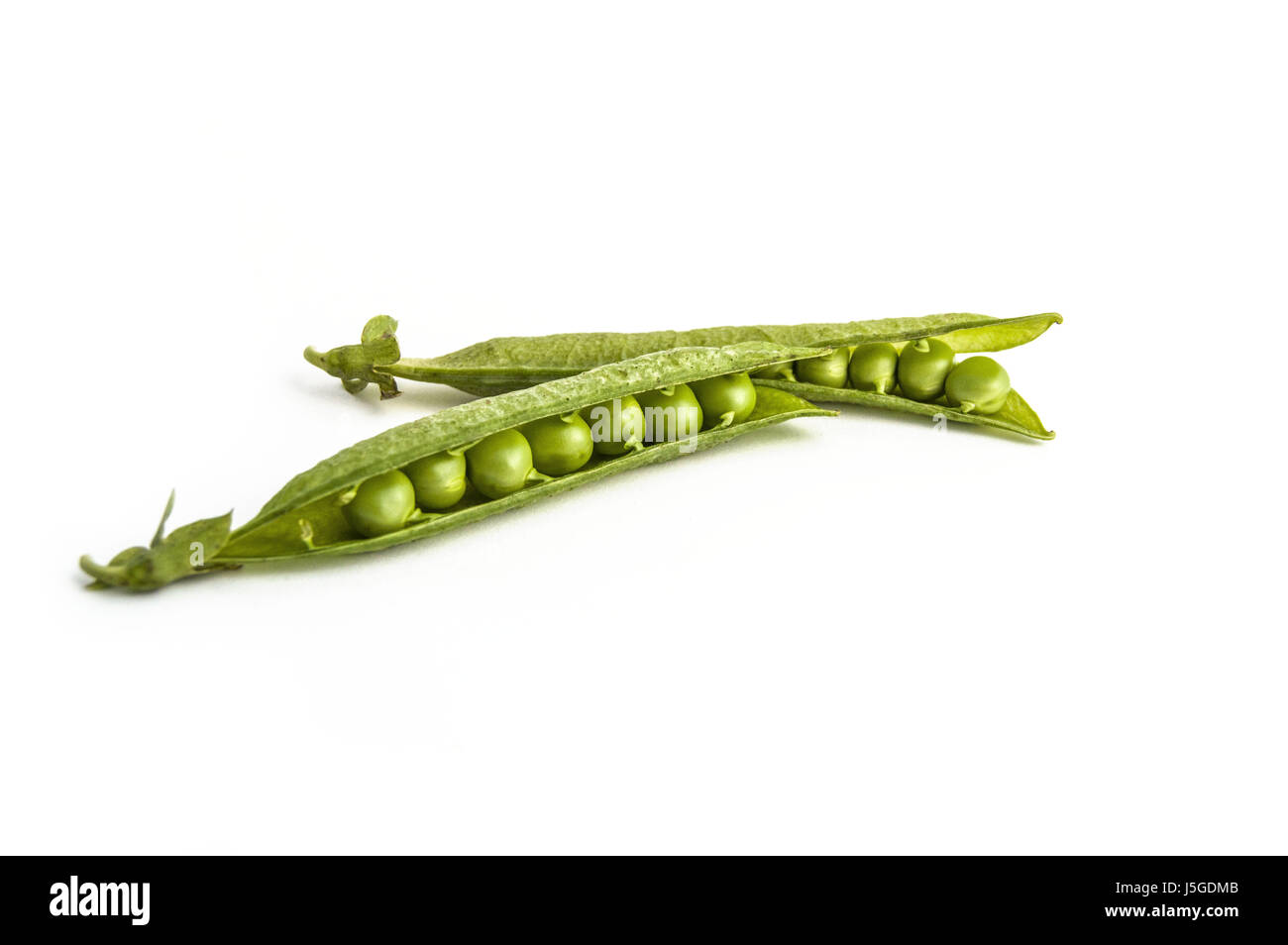 Pictures of peas and pea grains with white background Stock Photo - Alamy