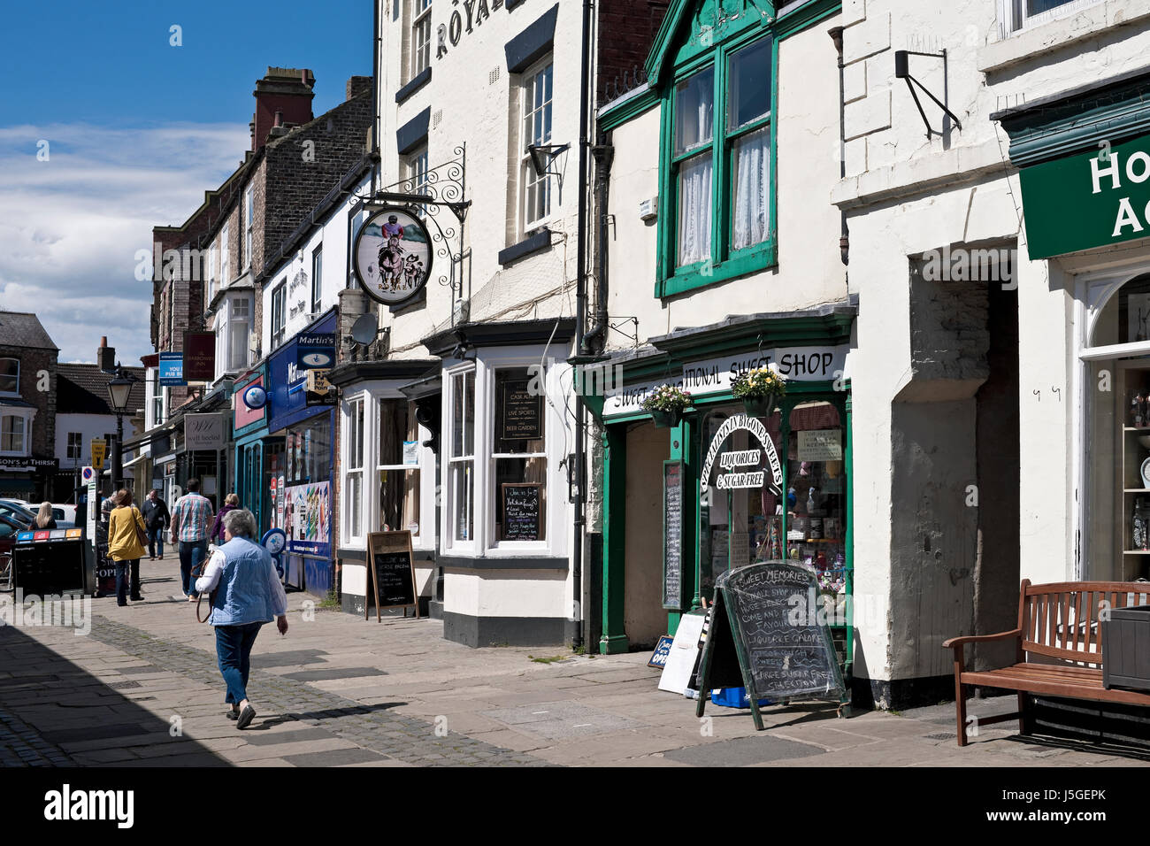 Market square centre of thirsk hi-res stock photography and images - Alamy
