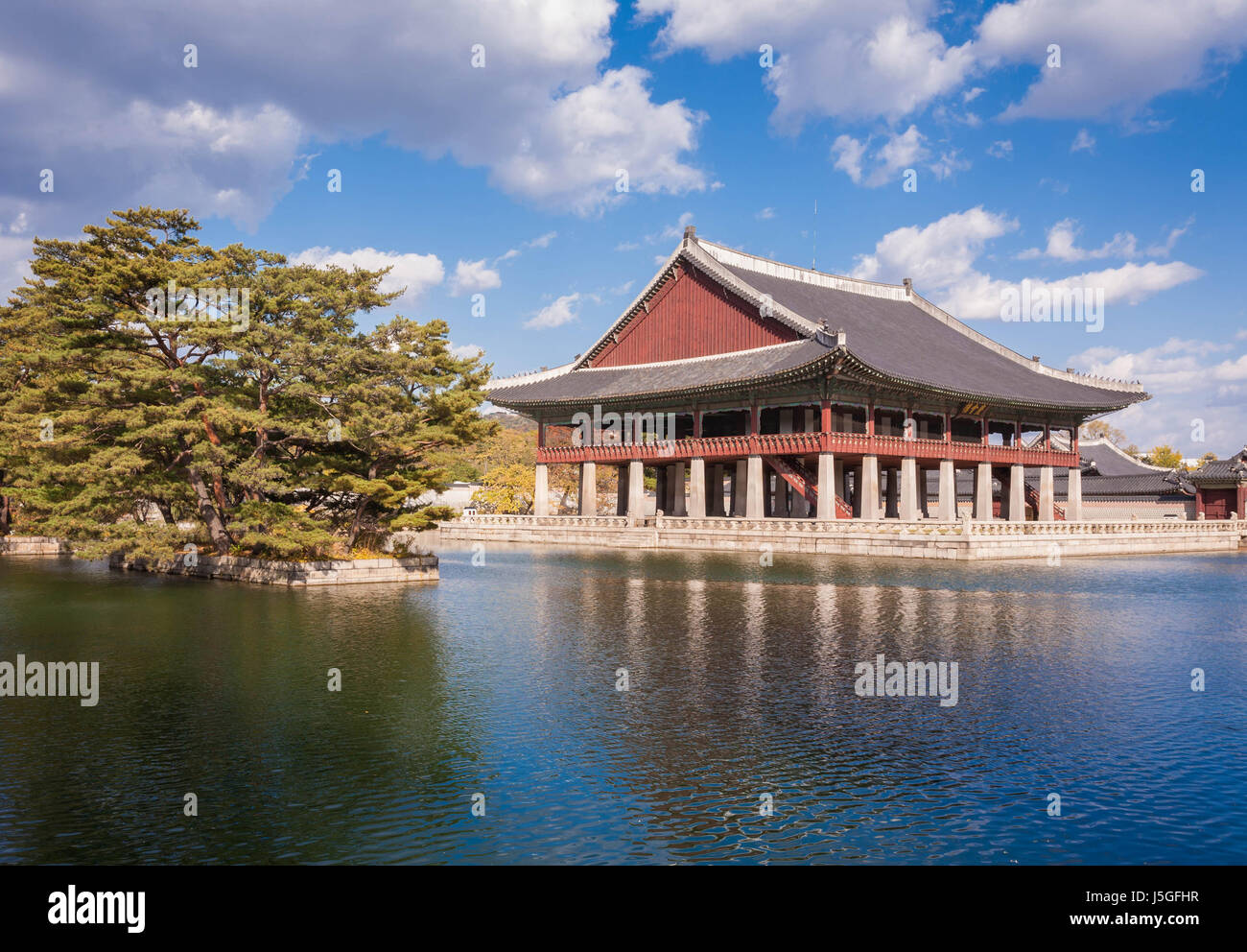 gyeonghoeru in a lake at gyeongbokgung Palace, Seoul, South Korea Stock ...