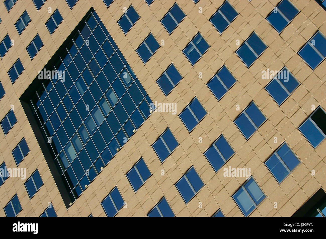 Diamond pane window hi-res stock photography and images - Alamy