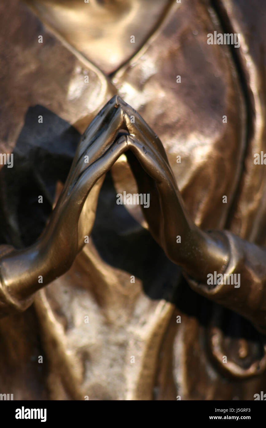 hands of madonna Stock Photo - Alamy