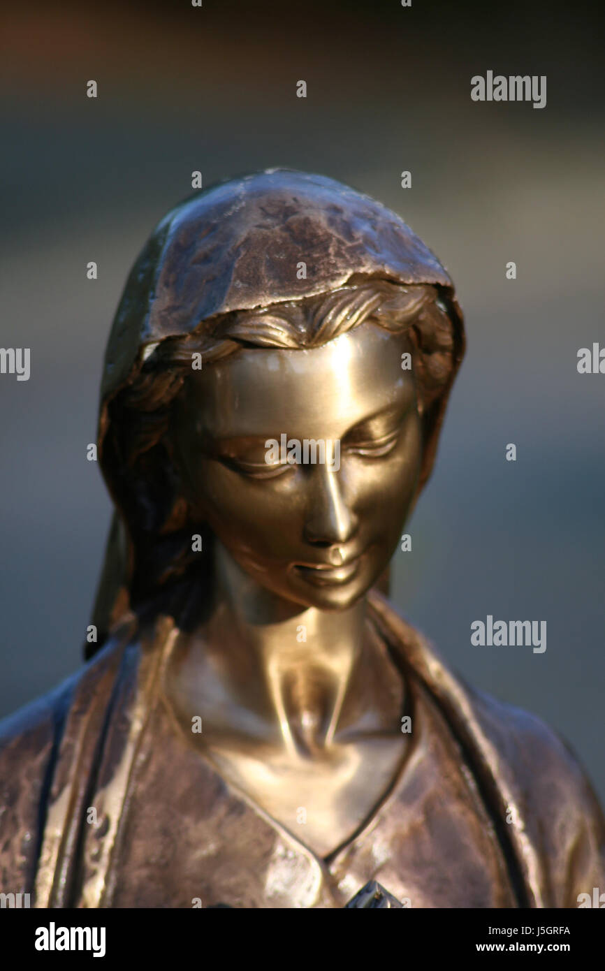 Madonna portrait hi-res stock photography and images - Alamy