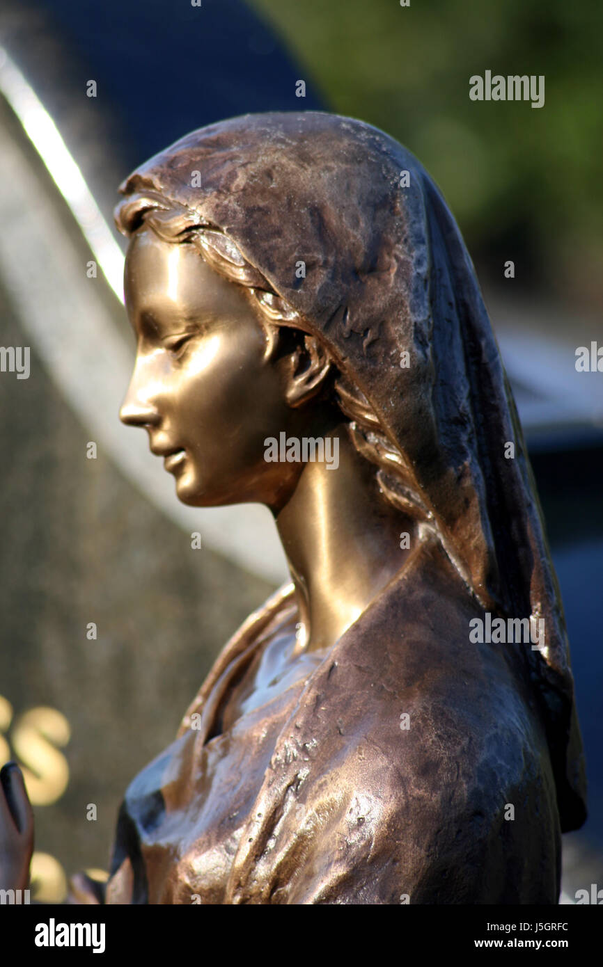 Madonna portrait hi-res stock photography and images - Alamy