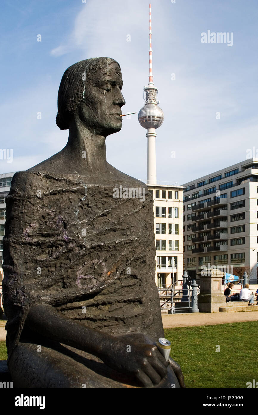 Statue smoking hi-res stock photography and images - Alamy