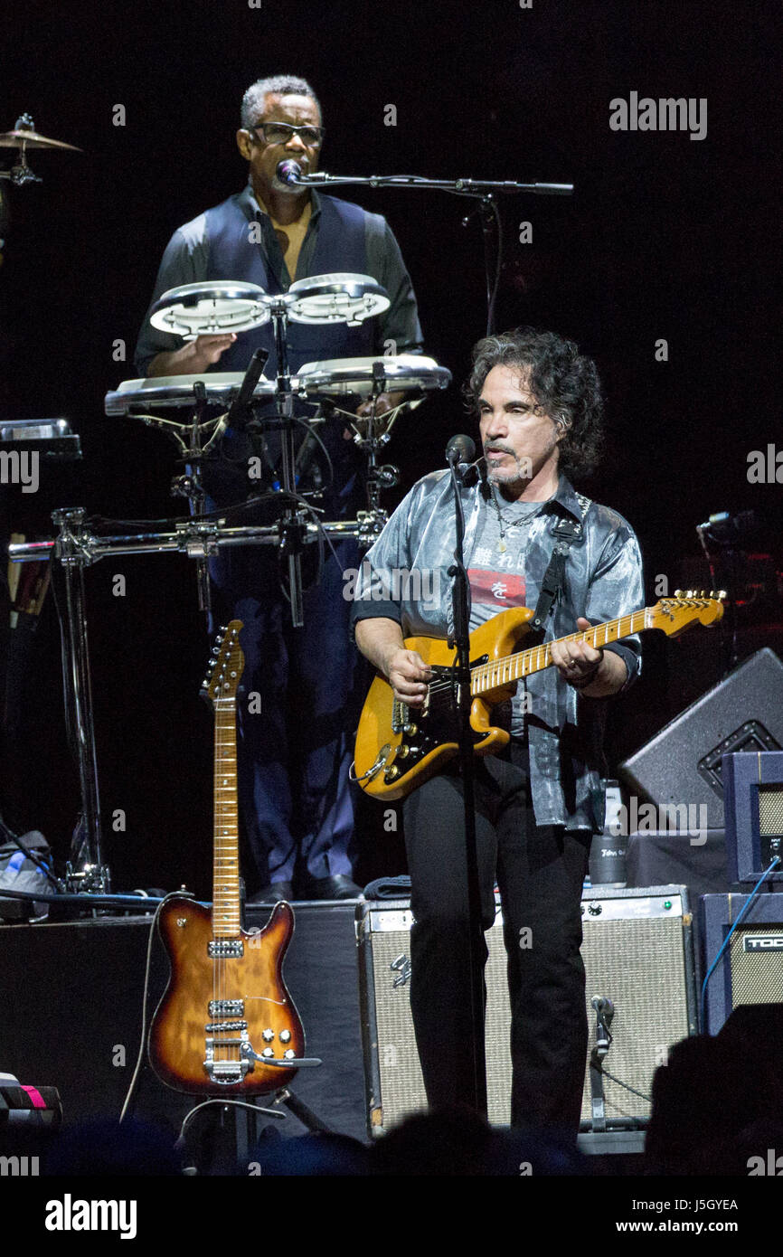 Rosemont, Illinois, USA. 15th May, 2017. PORTER CARROLL and JOHN OATES ...