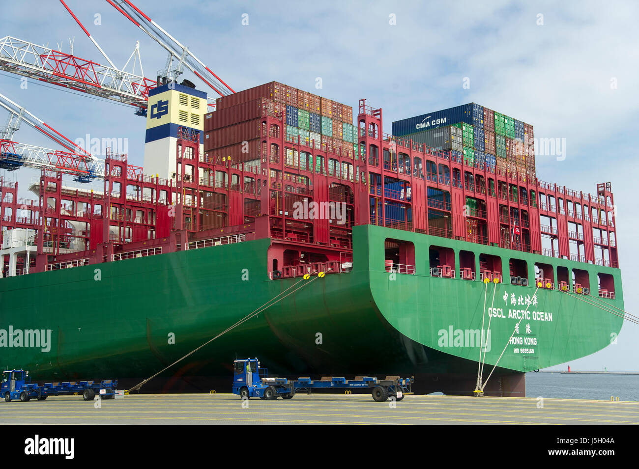 China ocean ship arctic hi-res stock photography and images - Alamy