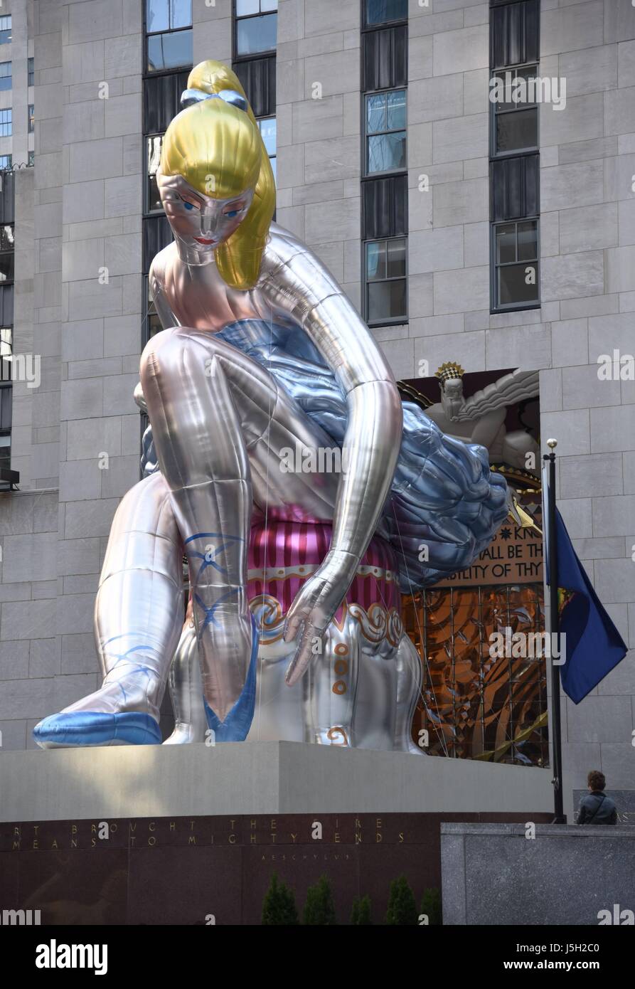 Jeff Koons Seated Ballerina out and about for Artist Jeff Koons' 45 ...