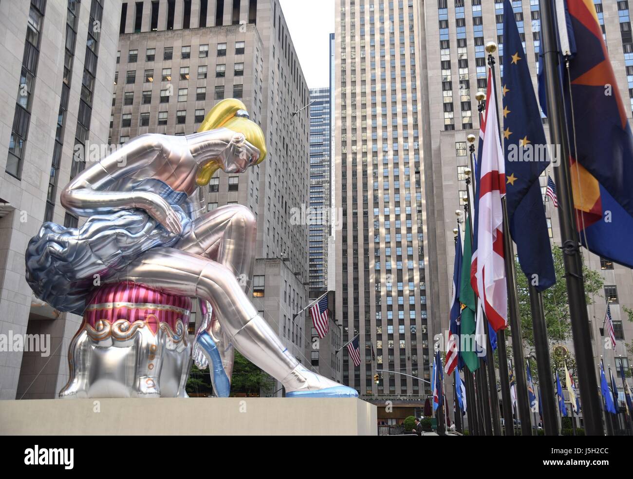 Jeff Koons Seated Ballerina out and about for Artist Jeff Koons' 45 ...