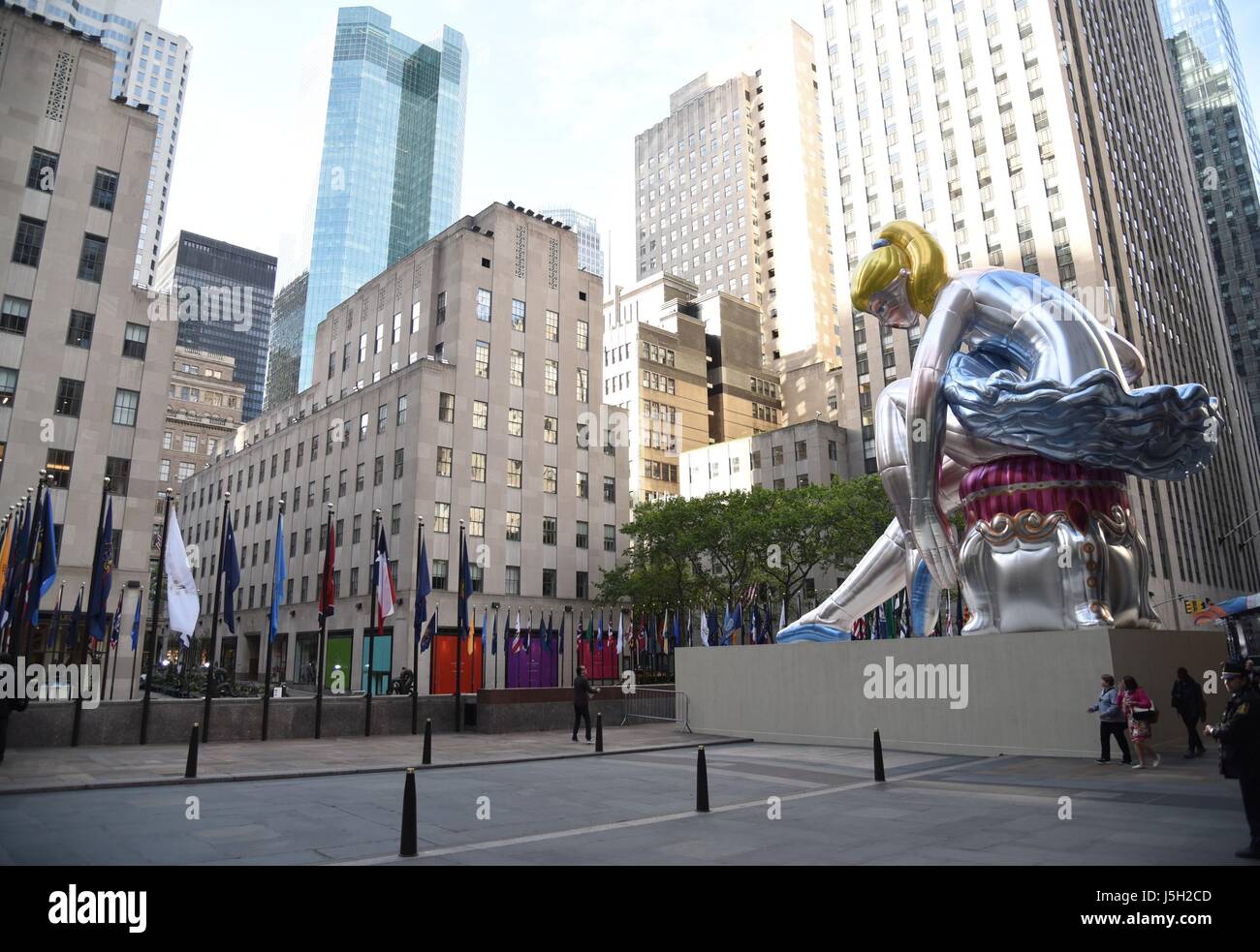 Jeff Koons Seated Ballerina out and about for Artist Jeff Koons' 45 ...