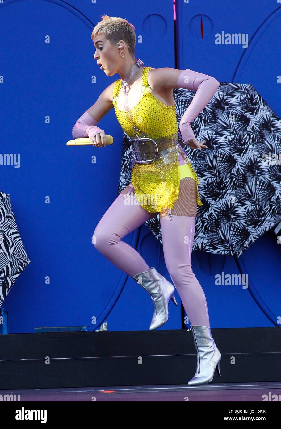 Kiis fms wango tango concert hi-res stock photography and images - Alamy