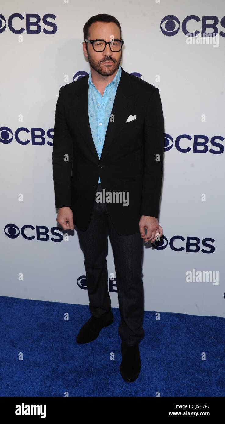NEW YORK, NY - May 17: Jeremy Piven attends the 2017 CBS Upfront at The ...