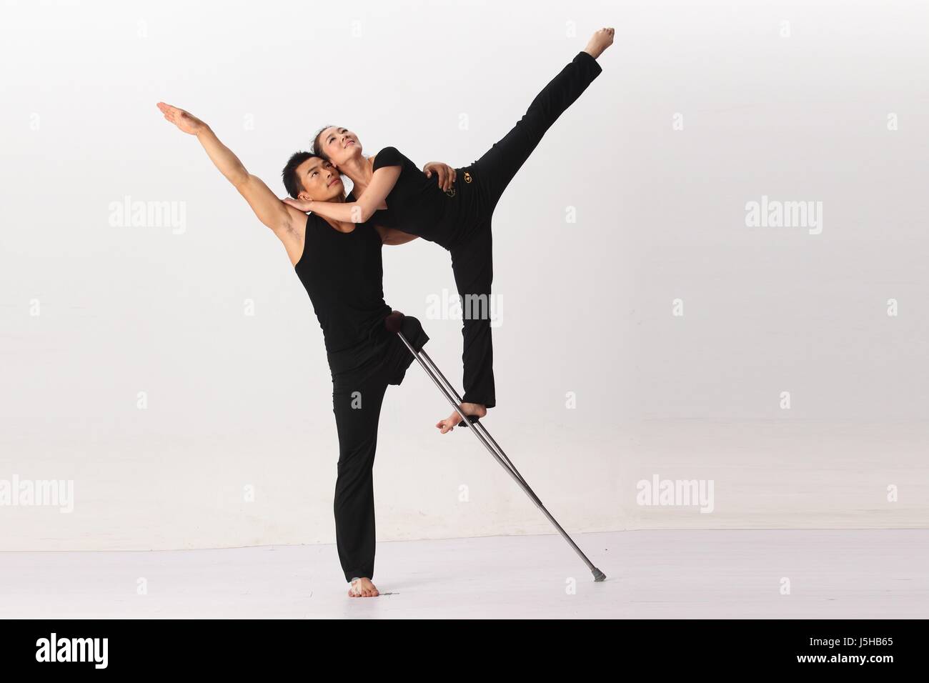 China. 17th May, 2017. The one-legged dancer Zhai Xiaowei and one-armed ...
